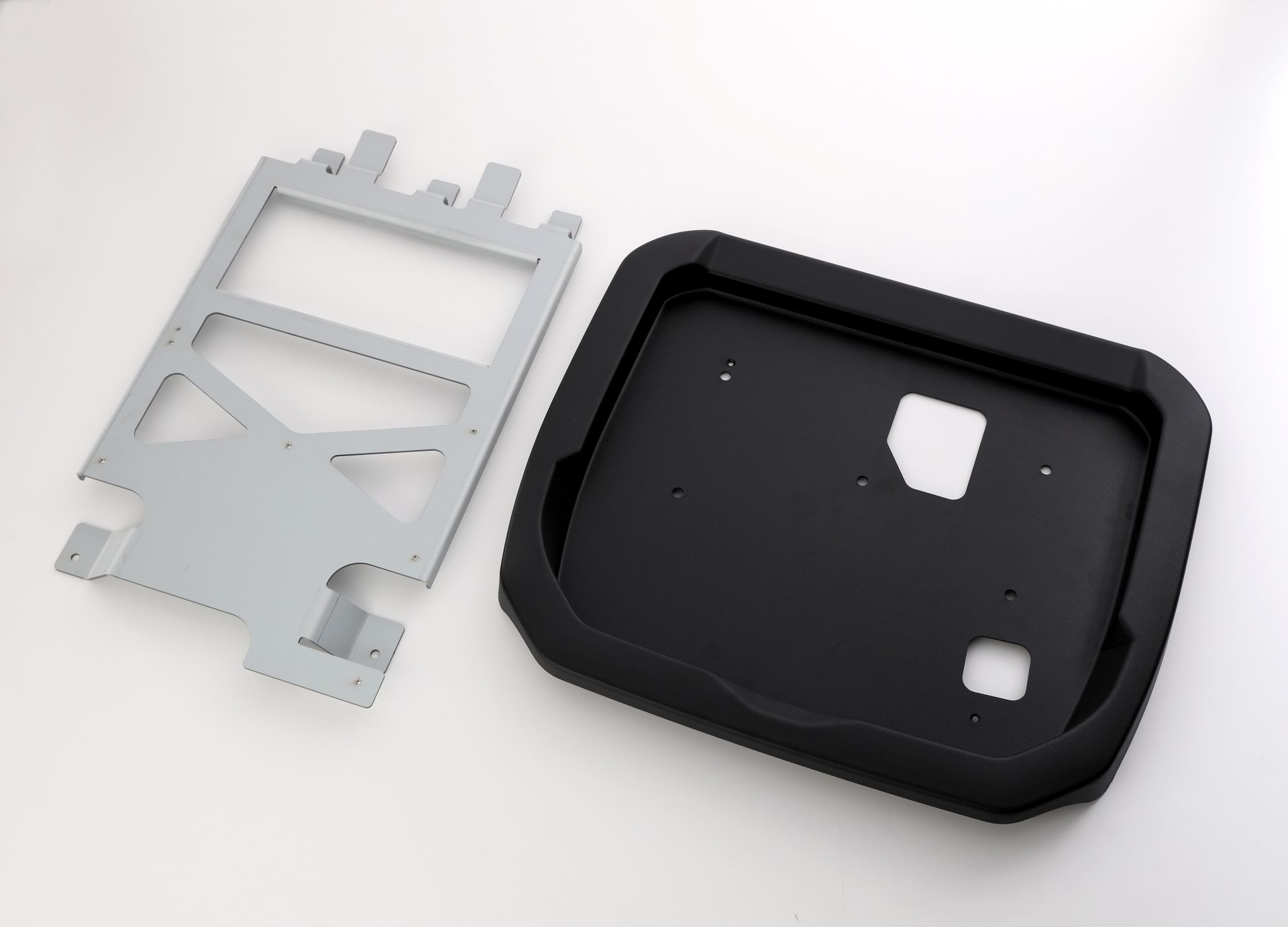 90ヴォクシー・ノア専用リアビジョン取付けキット発売 - アルパインスタイル ALPINESTYLE